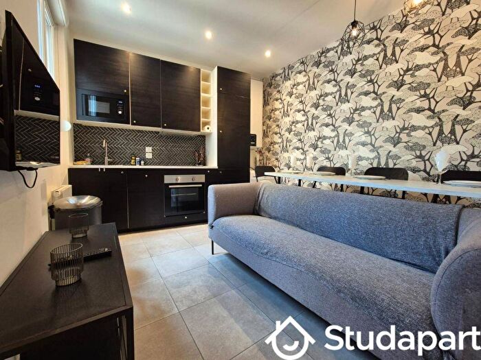 Appartement à louer - Barbâtre-Saint Remy-Verrerie, Reims - 3 pièces - 2 chambres