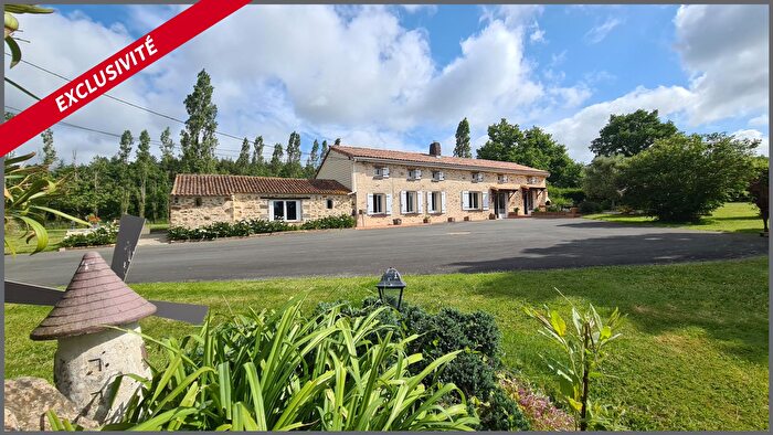 Le Pin : Maison 8 pièces à vendre