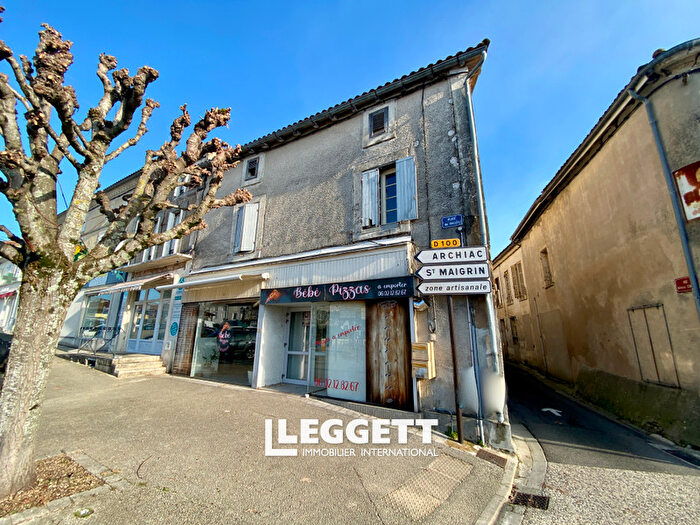 Maison à vendre - Baignes-Sainte-Radegonde - 7 pièces - 5 chambres