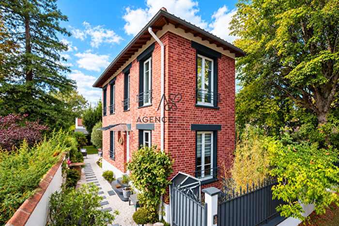 Le Vésinet, République : Maison 3 pièces à vendre