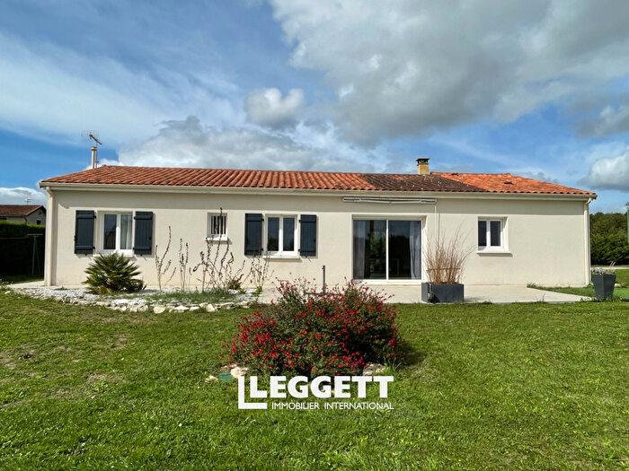 Maison à vendre - Aussac-Vadalle - 6 pièces - 3 chambres