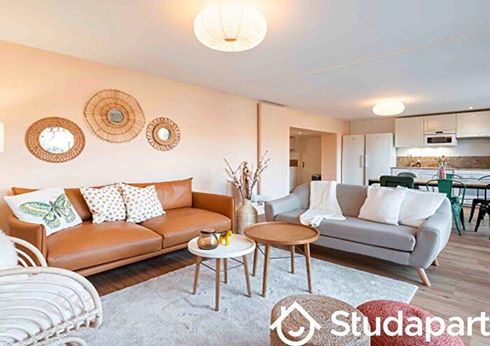 Appartement à louer - Bron Centre-Le Rafour - 1 pièce - 2 chambres