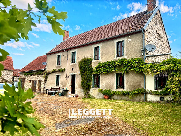 Maison à vendre - Lussat - 10 pièces - 4 chambres