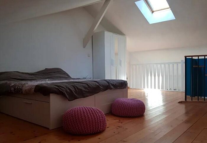 Appartement à louer - Les Hauts de Saint Bonnet, Saint-Bonnet-de-Mure - 2 pièces - 1 chambre