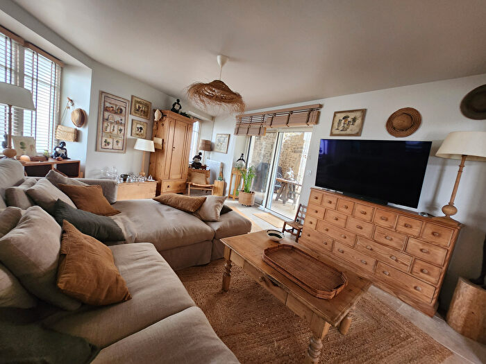 Maison à vendre - Saint-Martin-Lars-en-Sainte-Hermine - 7 pièces - 4 chambres