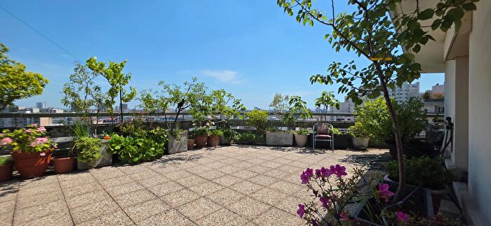Les Lilas : Appartement 5 pièces à vendre