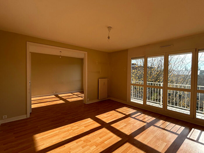 Appartement à louer - Essey-lès-Nancy - 5 pièces - 3 chambres