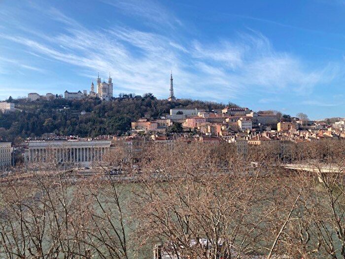 Appartement à louer - Lyon e , Cordeliers Bellecour - 5 pièces - 4 chambres