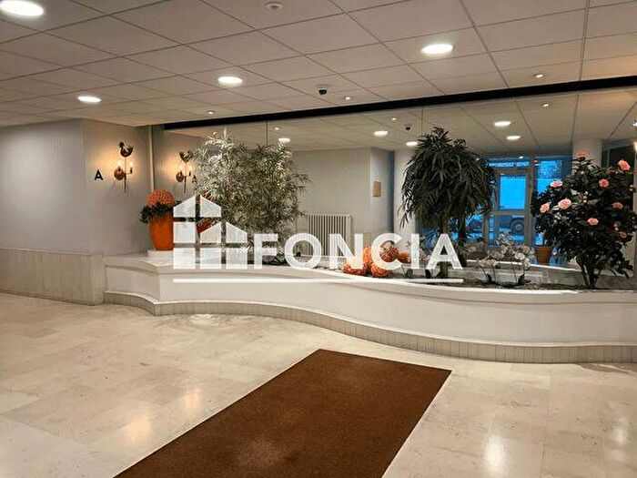 Appartement à louer - Bourgogne-Pasteur, Orléans - 2 pièces - 1 chambre