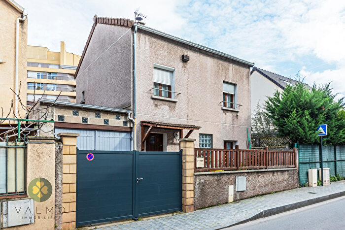 Maison à vendre - Colombes, Charles de Gaulle - 5 pièces - 3 chambres