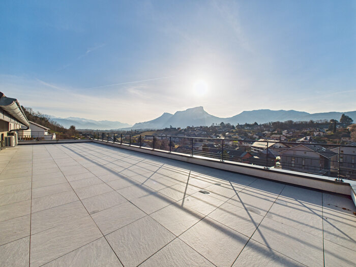 Appartement à vendre - Saint-Jeoire-Prieuré - 4 pièces - 3 chambres