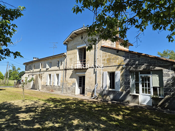 Maison 12 pièces à vendre à Camps-sur-l'Isle
