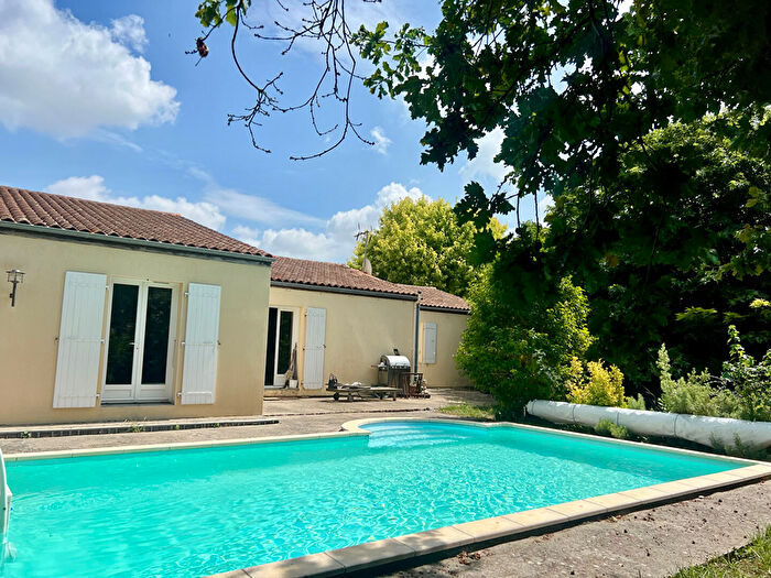 Maison à vendre - Échillais - 7 pièces - 5 chambres