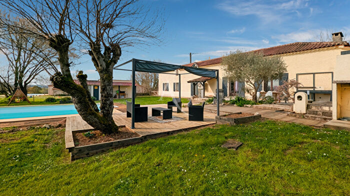 Maison à vendre - Montayral - 7 pièces - 5 chambres