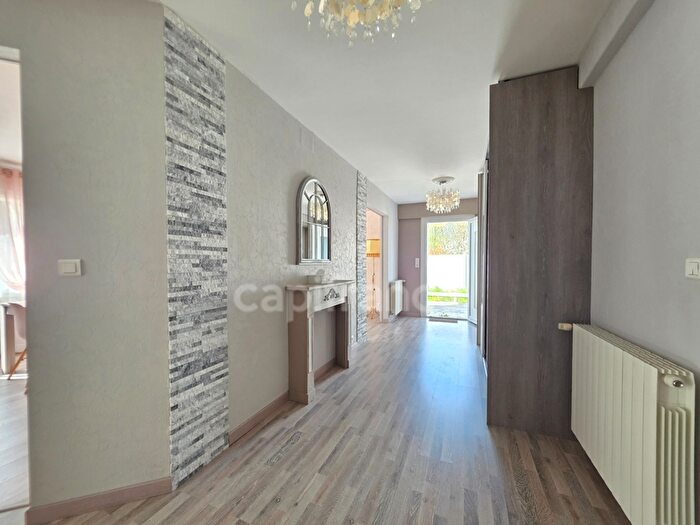 Maison à vendre - Villegouge - 7 pièces - 4 chambres