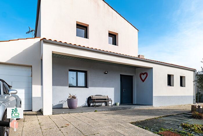 Maison à vendre - Le Fenouiller - 5 pièces - 3 chambres