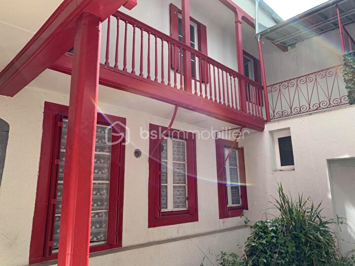 Appartement à vendre - Bagnères-de-Bigorre - 3 pièces - 1 chambre
