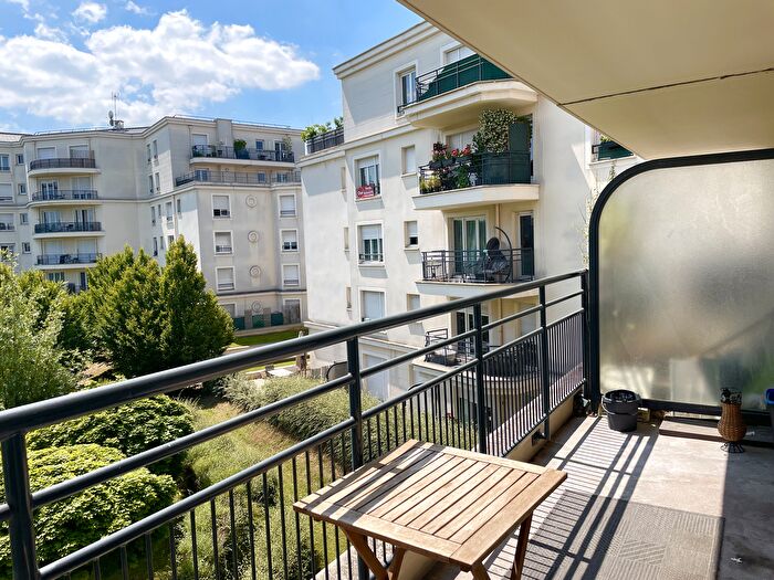 Appartement 3 pièces à Le Bourget, Gare, Zone d'activités du Commandant Rolland, à louer