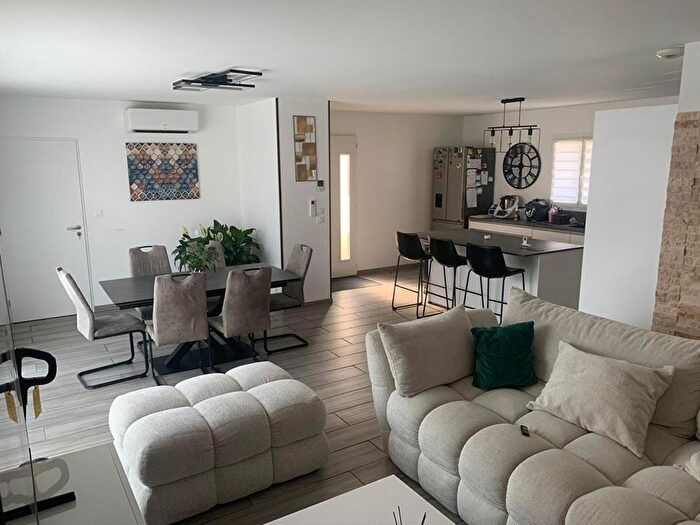 Maison 5 pièces à vendre à Laudun-l'Ardoise