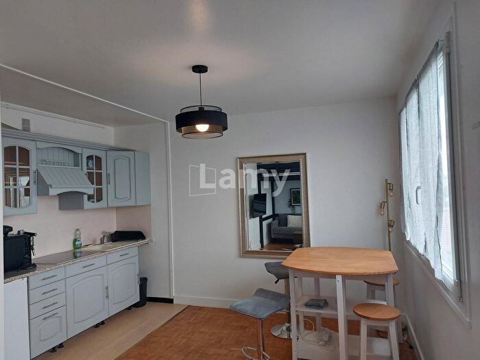 Appartement 1 pièce à louer - Cernay Jamin-Jean Jaurès-Epinettes, Reims