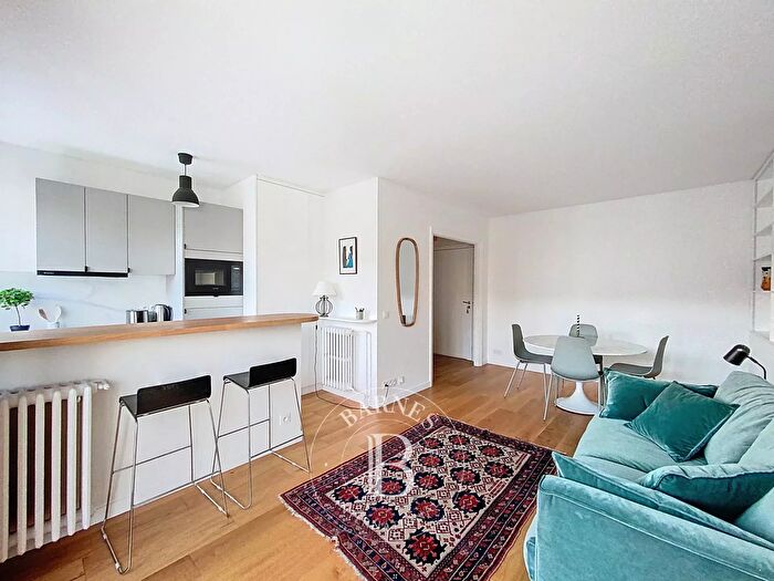 Appartement à louer - Neuilly-sur-Seine, Saint-James, Madrid - 2 pièces - 1 chambre