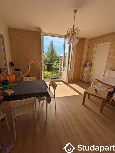 Appartement à louer - Hautes Bruyeres, Villejuif - 1 pièce - 4 chambres