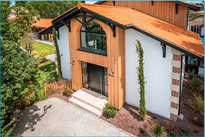 Maison à vendre - Biganos - 4 pièces - 3 chambres