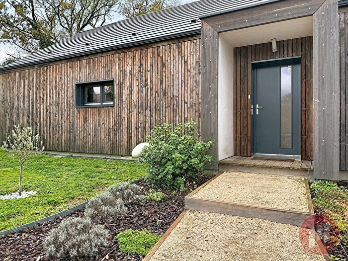 Maison à vendre - Ussac - 5 pièces - 3 chambres