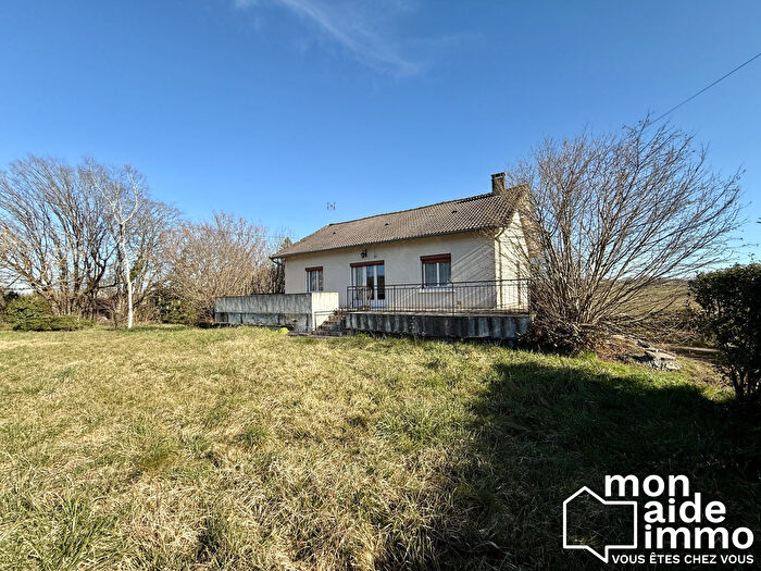 Maison à vendre - Thiviers - 4 pièces - 3 chambres