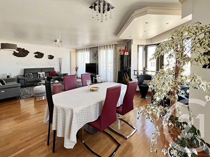 Courbevoie, Hôtel de ville - Appartement 5 pièces à vendre