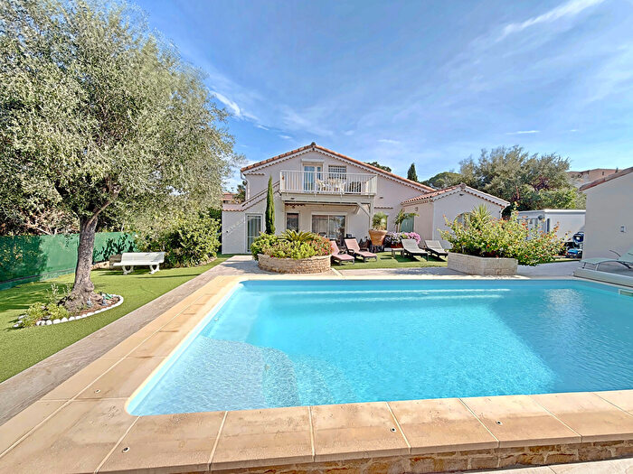 Fréjus, Saint-Aygulf : Maison 6 pièces à vendre