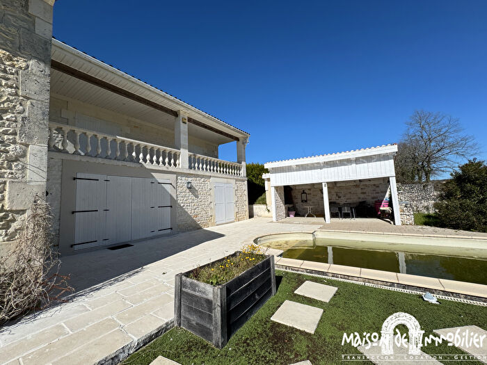 Maison à vendre - Lignières-Sonneville - 7 pièces - 5 chambres