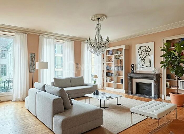 Appartement à vendre - Pau, Centre-ville - 5 pièces - 4 chambres