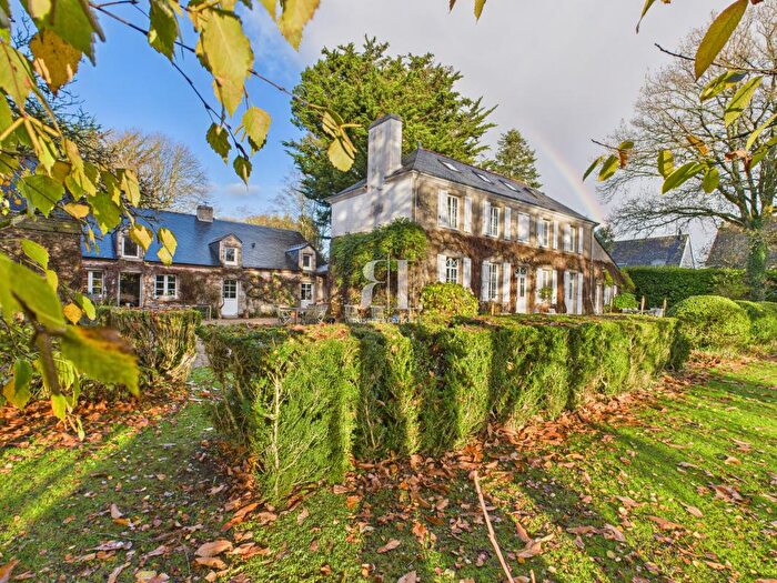 Quéven : Maison 11 pièces à vendre