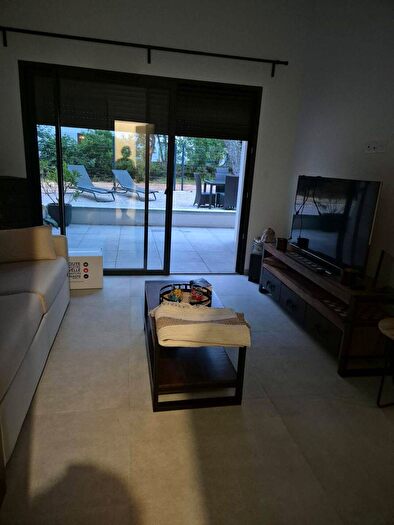 Maison à louer - Grans - 4 pièces - 3 chambres