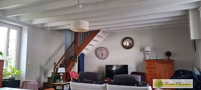 Appartement à louer - Mouthiers-sur-Boëme - 3 pièces - 2 chambres