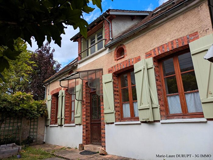 Villeneuve-la-Guyard : Maison 5 pièces à vendre