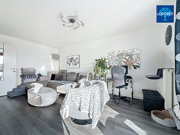 Appartement à vendre - Champs-sur-Marne, Centre-ville - 2 pièces - 1 chambre