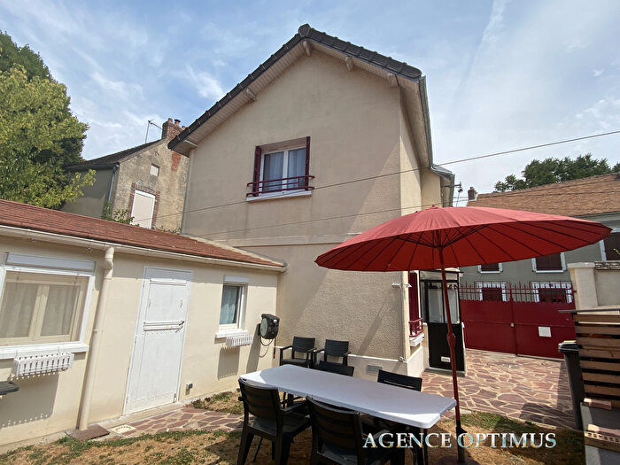 Maison 4 pièces à Villeneuve-la-Guyard, à vendre