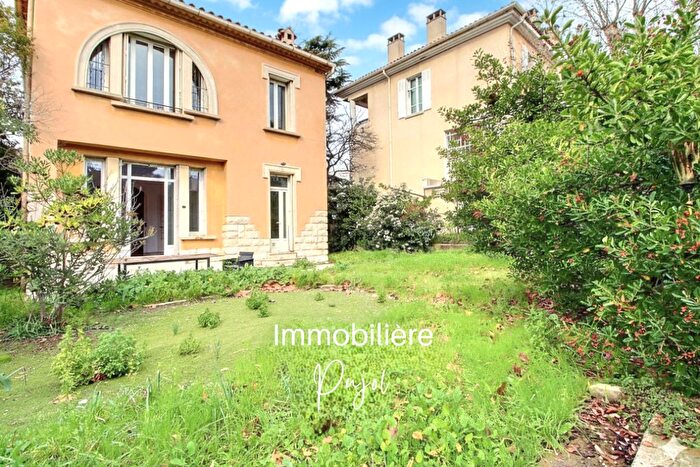 Maison à louer - Marseille e , Mazargues - 5 pièces - 4 chambres