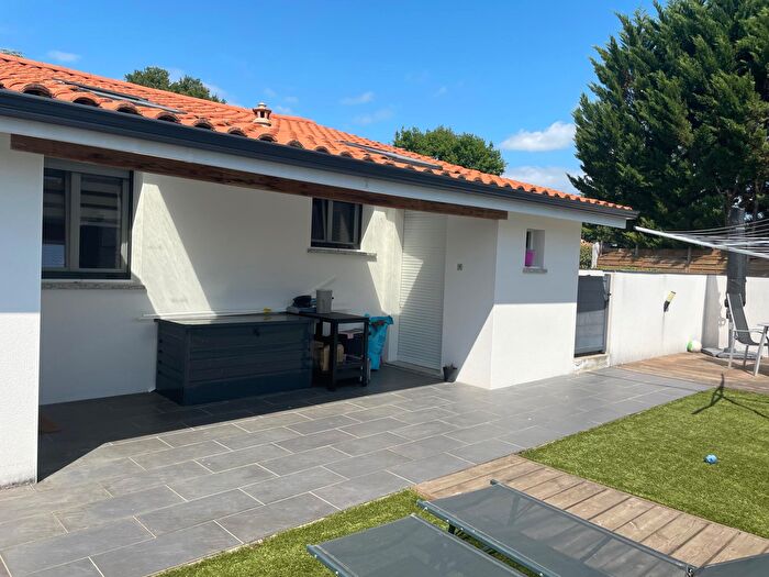 Maison à vendre - Biganos - 4 pièces - 3 chambres