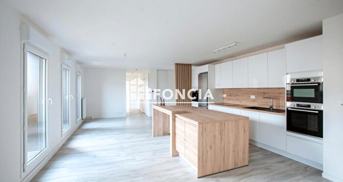 Appartement à vendre - Vernon, Centre-ville - 4 pièces - 1 chambre