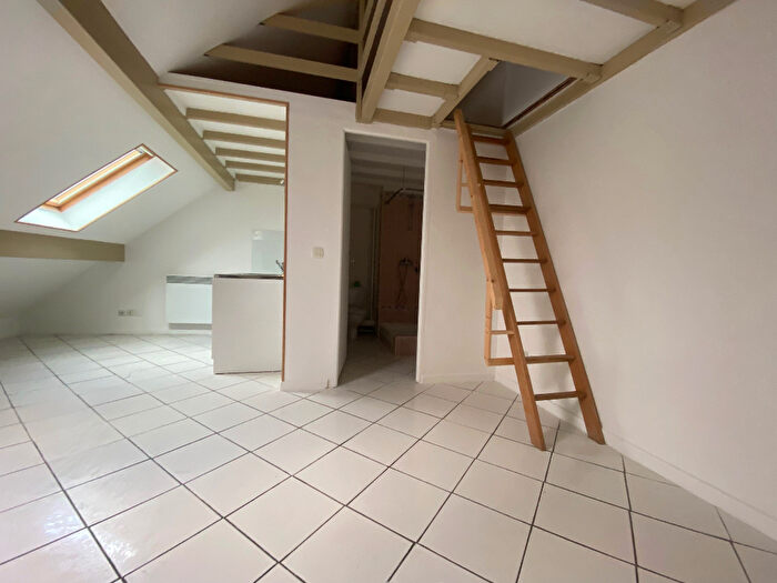 Montereau-Fault-Yonne, Ville basse - Appartement 1 pièce à louer