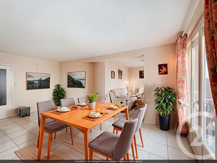 Appartement à vendre - Saint-Priest - 5 pièces - 3 chambres