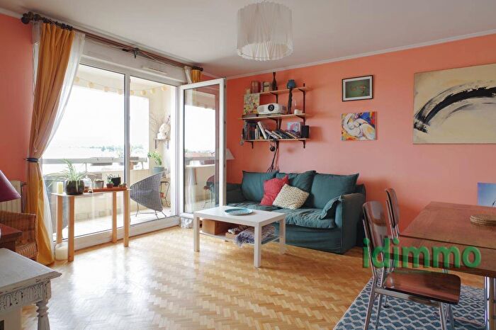 Appartement à louer - Lyon ème arrondissement - 3 pièces - 2 chambres