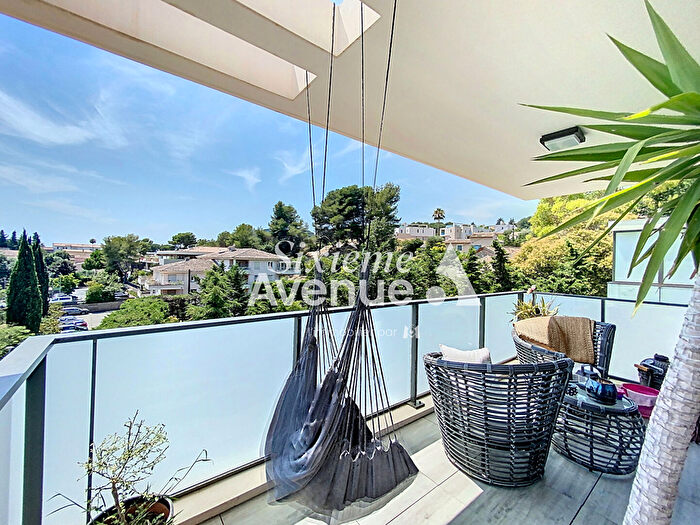 Appartement à vendre - Mougins, Saint-Martin, Jylloue - 3 pièces - 2 chambres