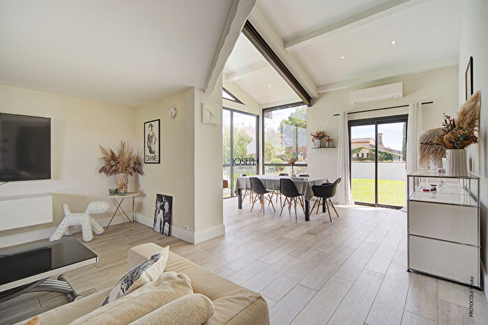 Maison à vendre - La Salvetat-Saint-Gilles - 6 pièces - 5 chambres