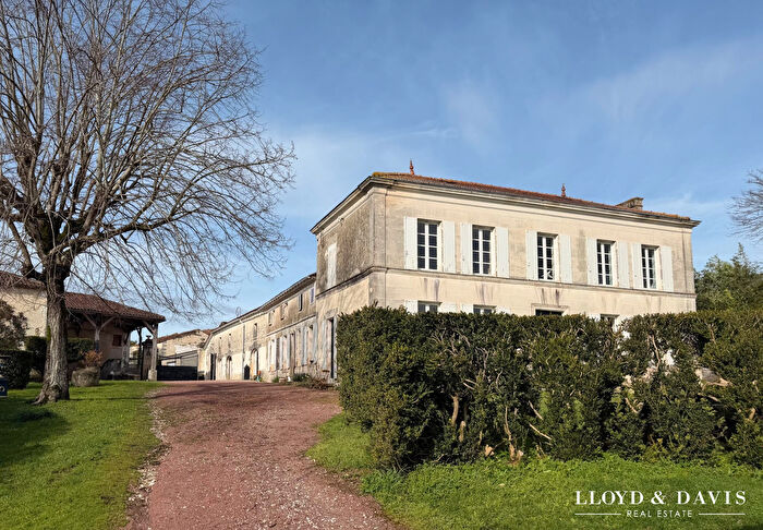 Maison à vendre - Pérignac - 6 pièces - 4 chambres