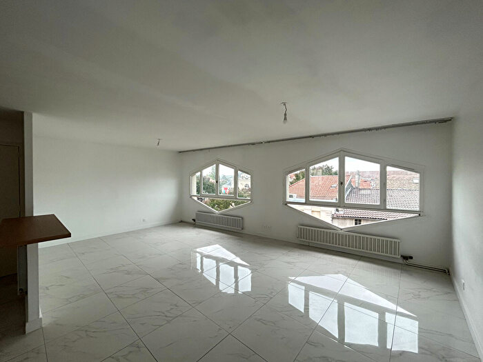 Appartement à louer - Saint-Dizier, Gigny, Centre-ville - 4 pièces - 3 chambres