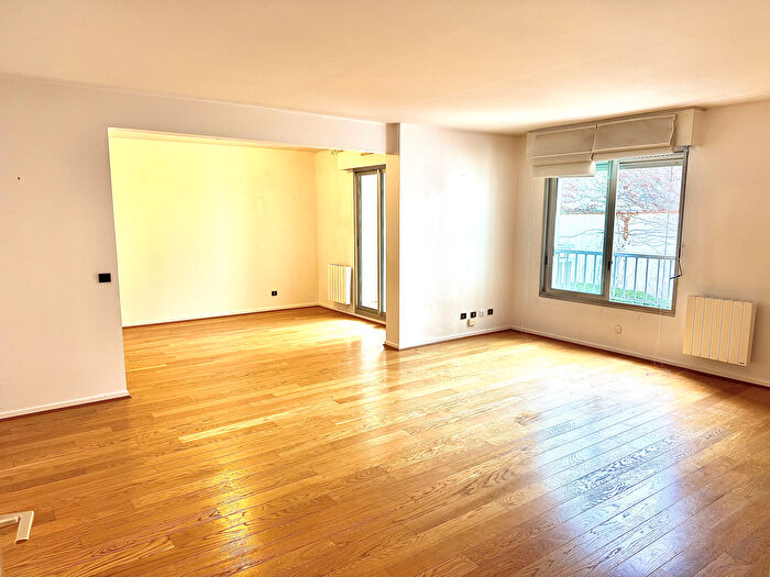 Appartement à louer - Bordeaux, Saint-Seurin - 4 pièces - 3 chambres